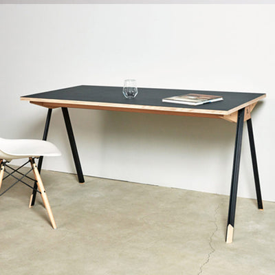 TABLE / DESK
